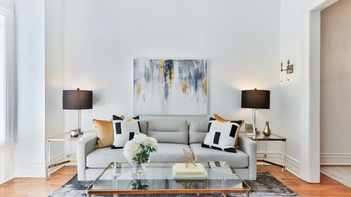 How to decorate a modern living room on a budget